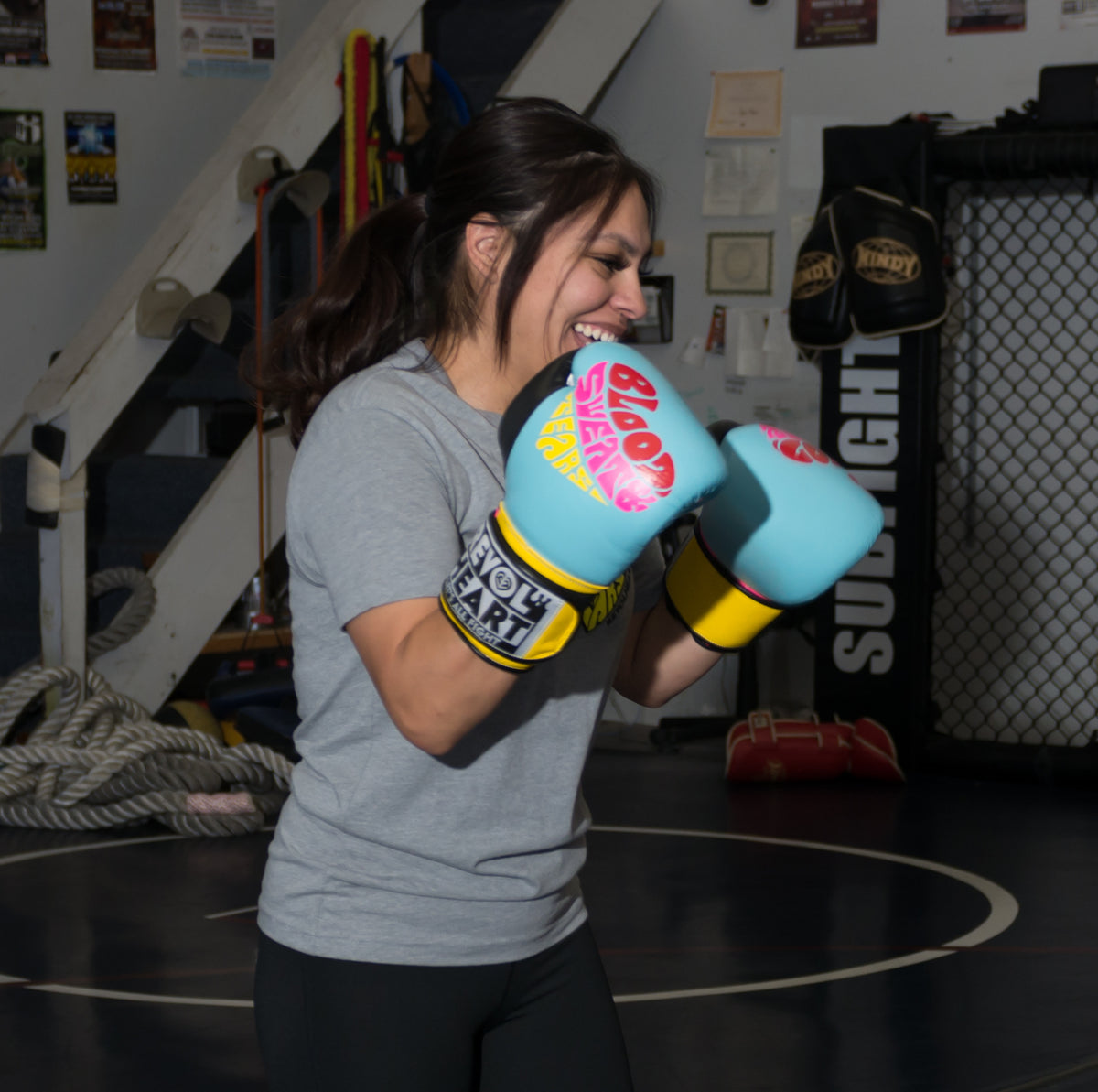 EVOLVE BOXING GLOVE - 12 oz BLOOD, SWEAT & TEARS – REVOLHEART